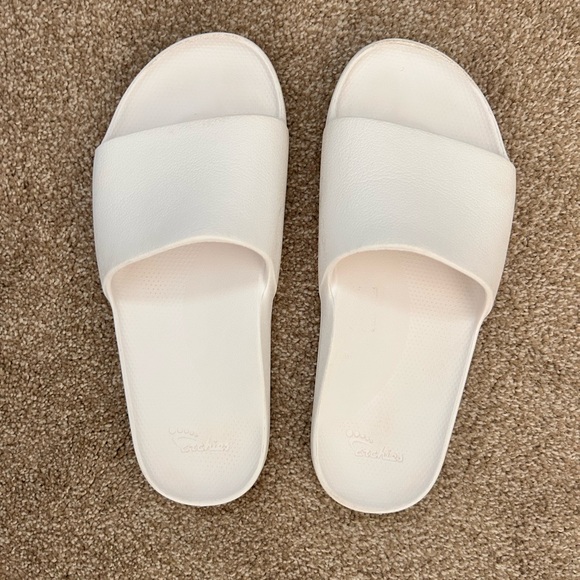 archie’s | Shoes | Archies Arch Supposedly White Flip Flops | Poshmark